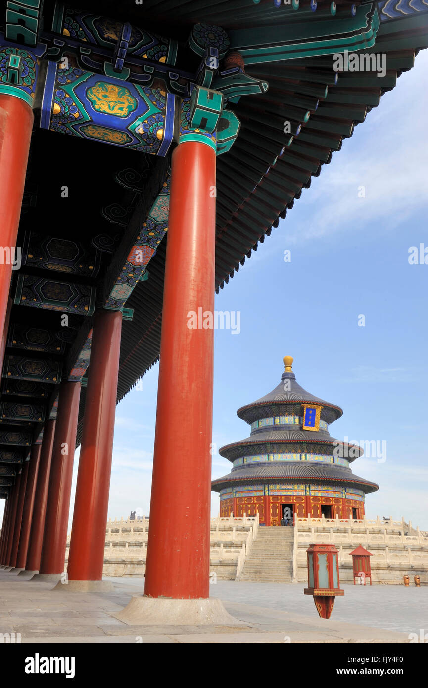 The magnificent and colorful Temple of Heaven (TianTan) was where ...