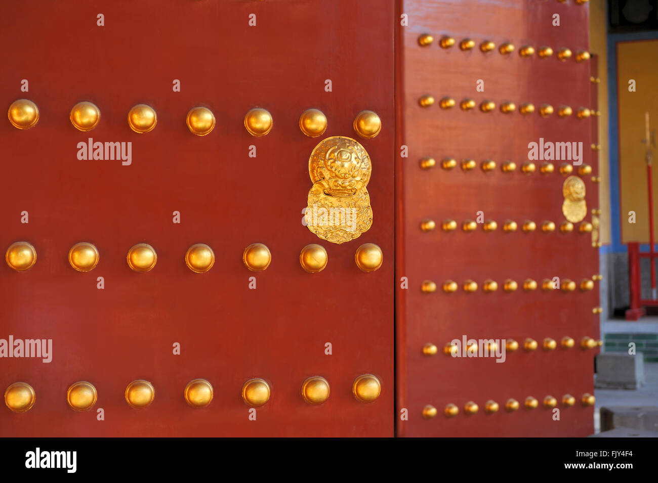 Chinese gate as seen in the Forbidden City and the Temple of Heaven in ...