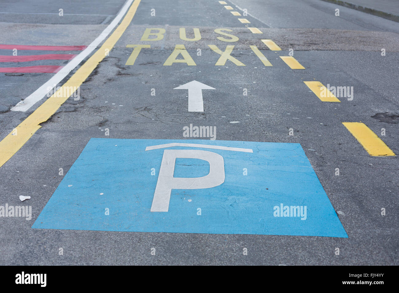 Traffic sign bus parking hi-res stock photography and images - Alamy