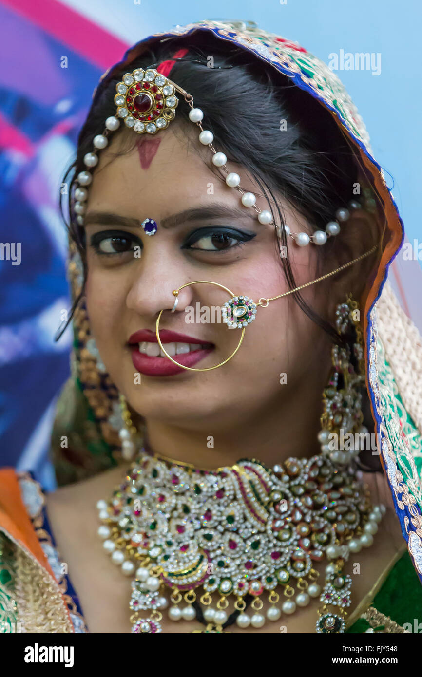 Indian folk dance,gypsy from Rajasthan at Oriental festival in Turin ...