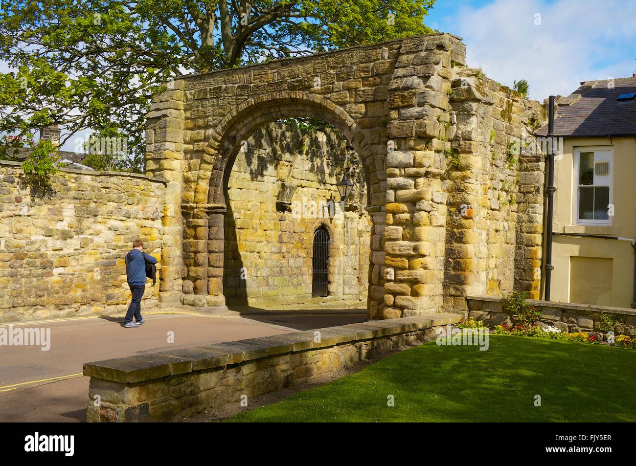 Stone archway hi-res stock photography and images - Alamy