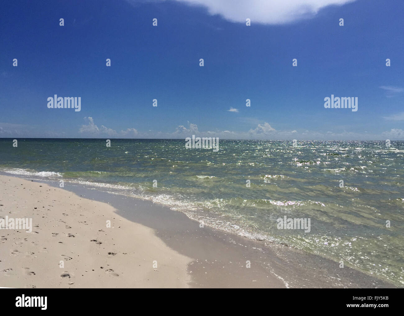 White sandy beach in Naples, Florida Stock Photo - Alamy