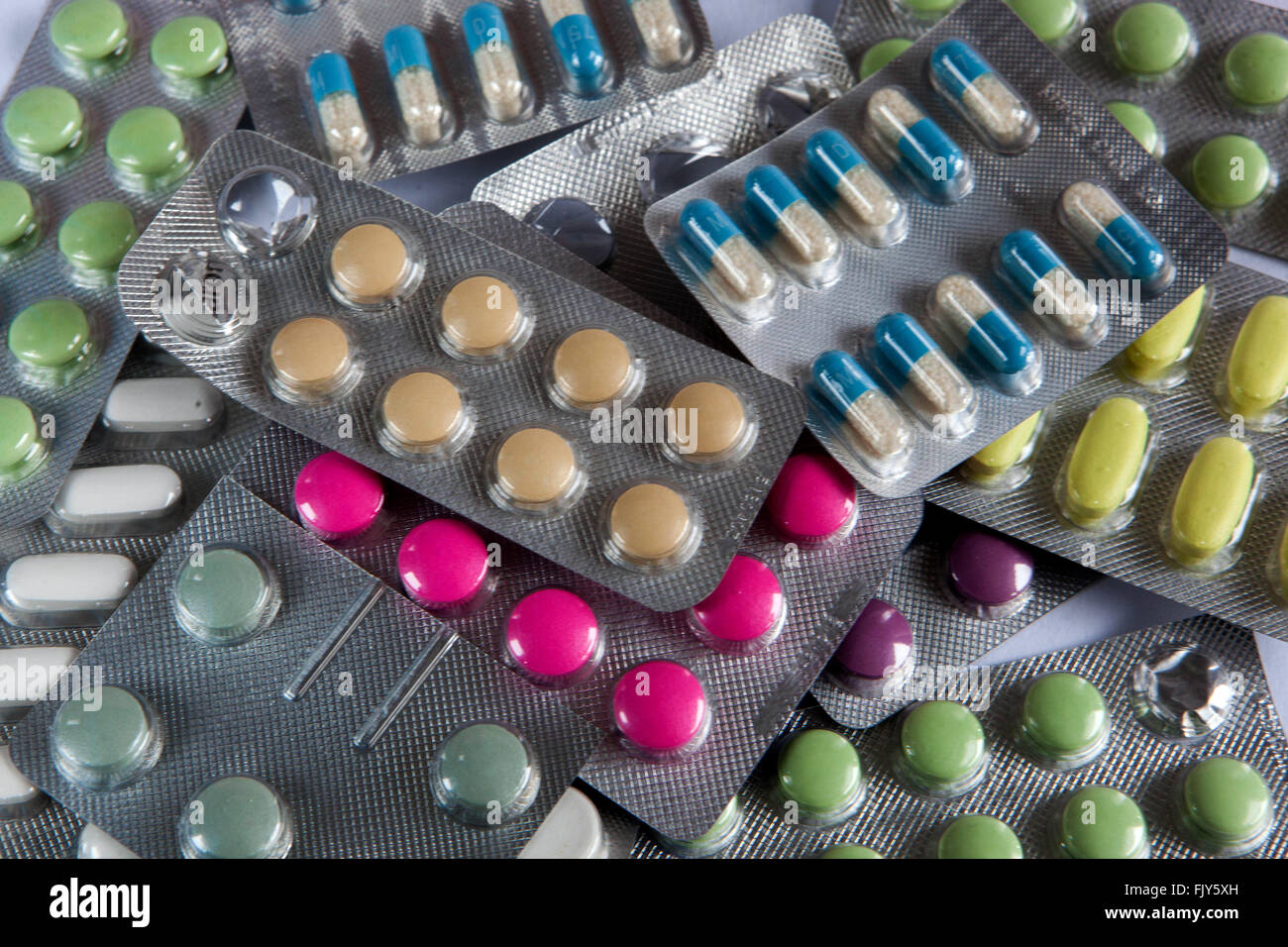 Pill capsules hi-res stock photography and images - Alamy