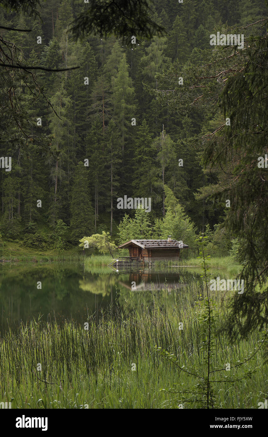 Lakside hi-res stock photography and images - Alamy