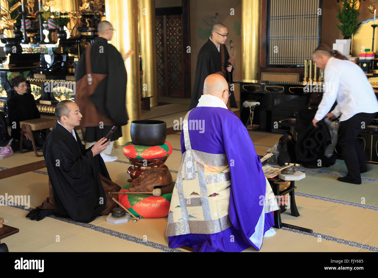 Japan, Osaka, Isshinji Temple, buddhist ceremony, people Stock Photo ...