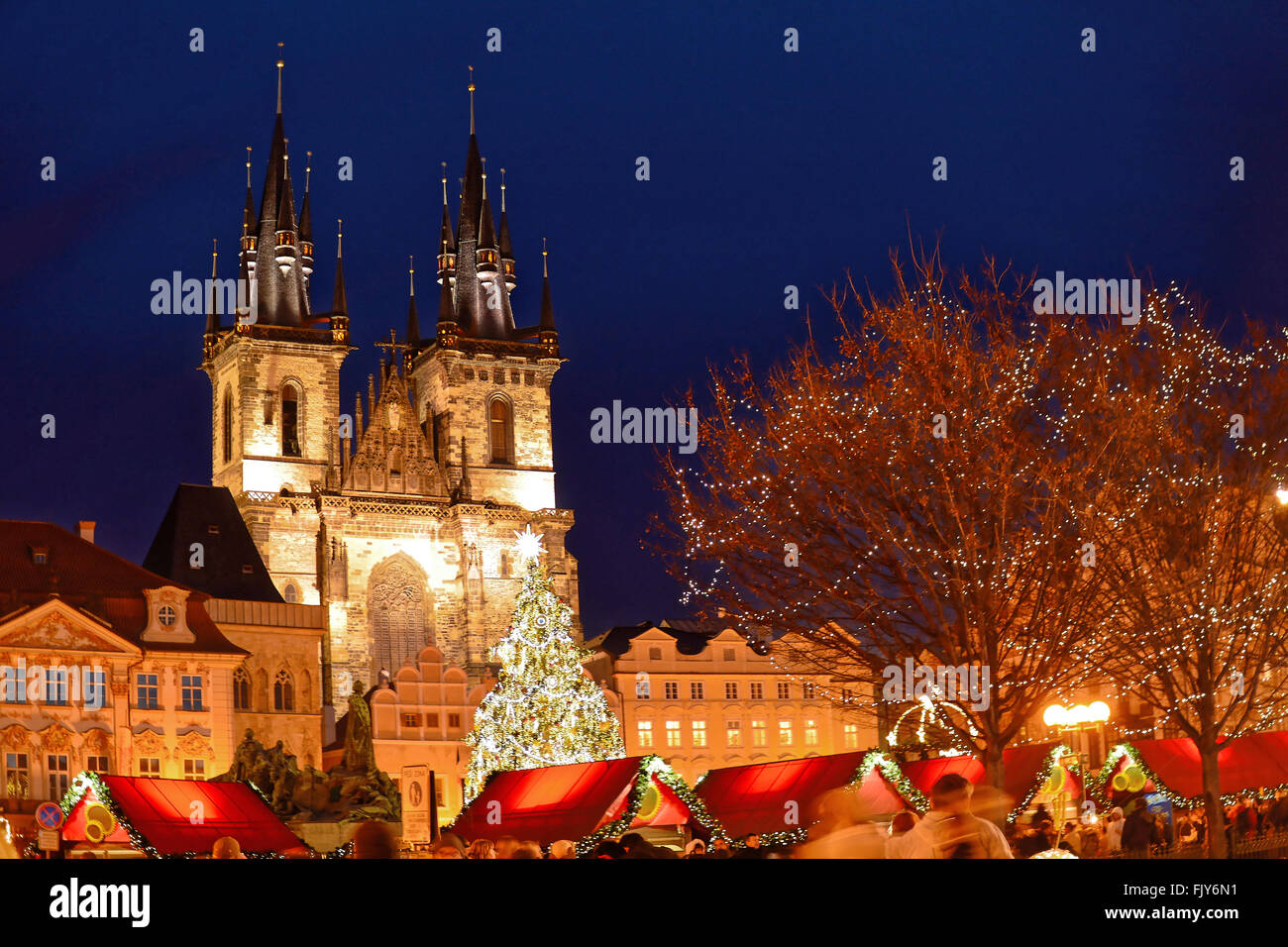 Tyn Church, Prague at at night over Christmas like a fairy tale Stock ...