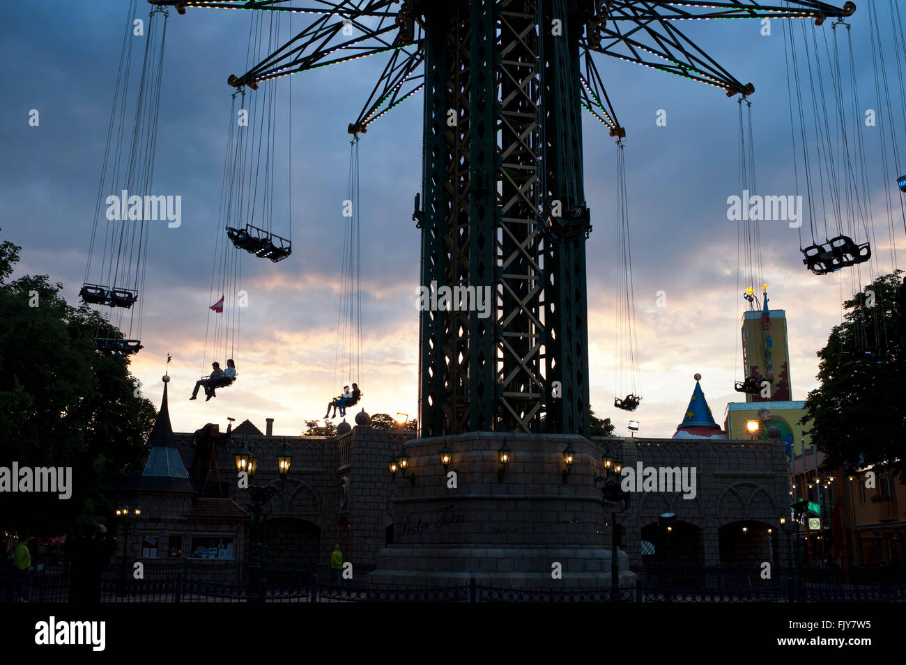 Fairground ride at night hi-res stock photography and images - Alamy