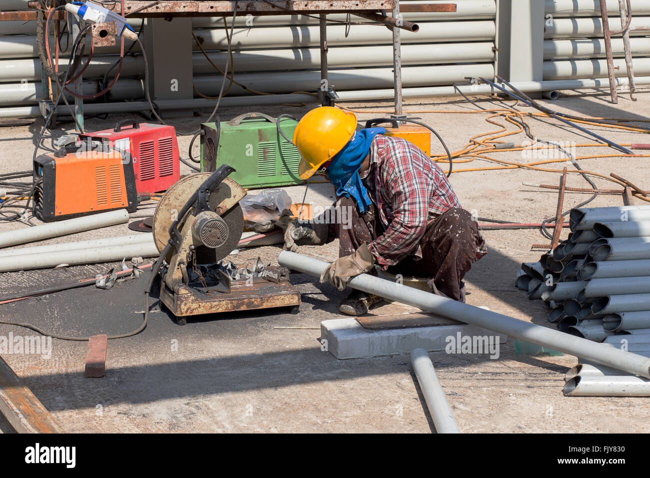Steel worker working hi-res stock photography and images - Alamy