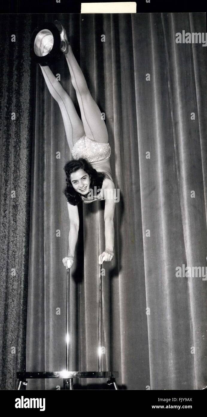 1952 - Pretty Eleonore Gunter has a big smile for the audience as she ...