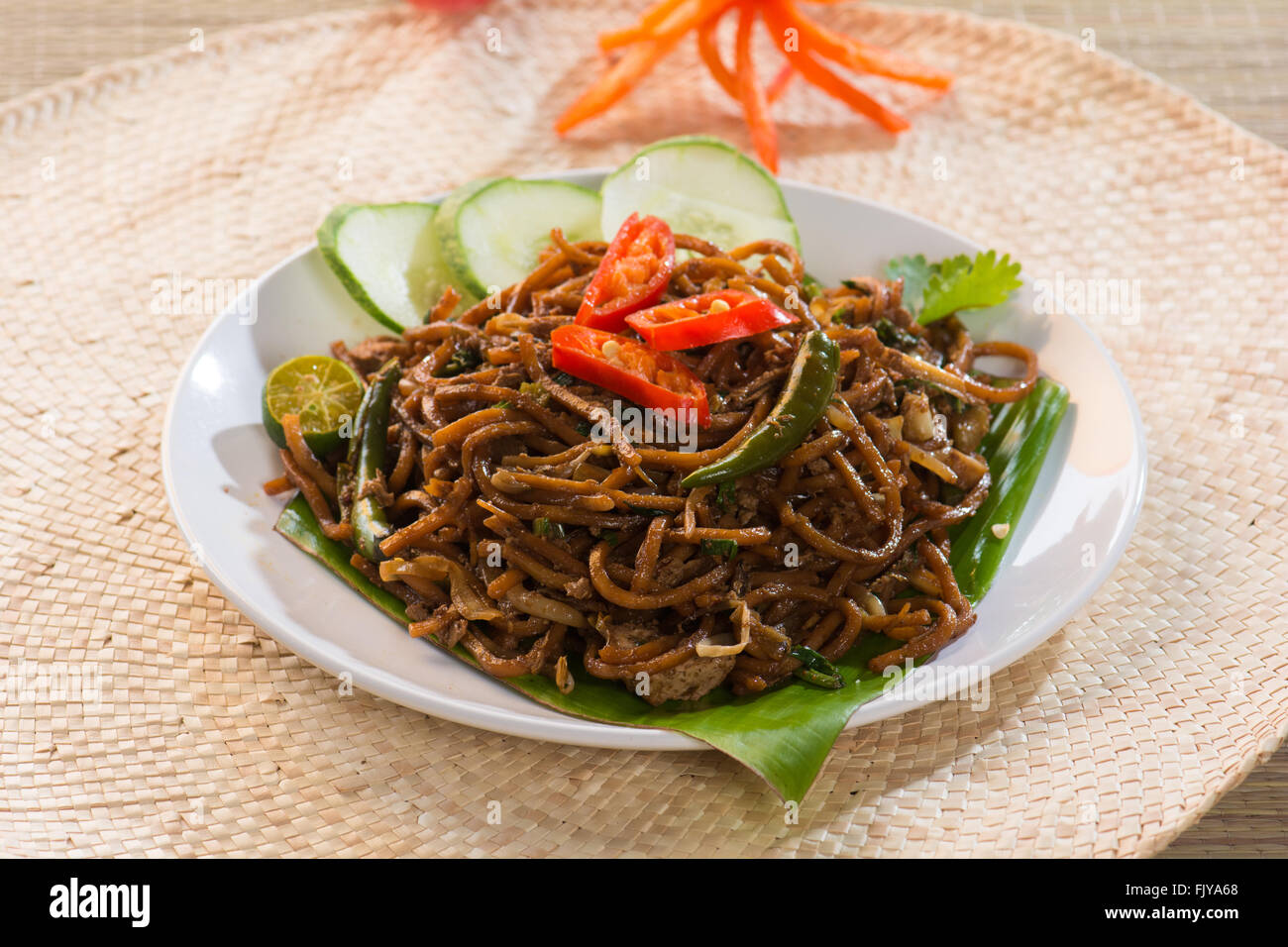 mie goreng, mi goreng, indonesian fried noodles Stock Photo - Alamy
