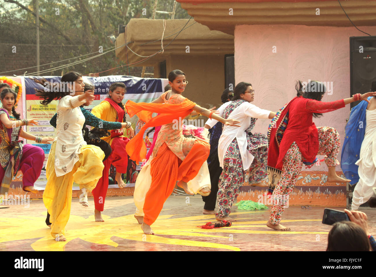 Indian teen girl dance stage hi-res stock photography and images - Alamy