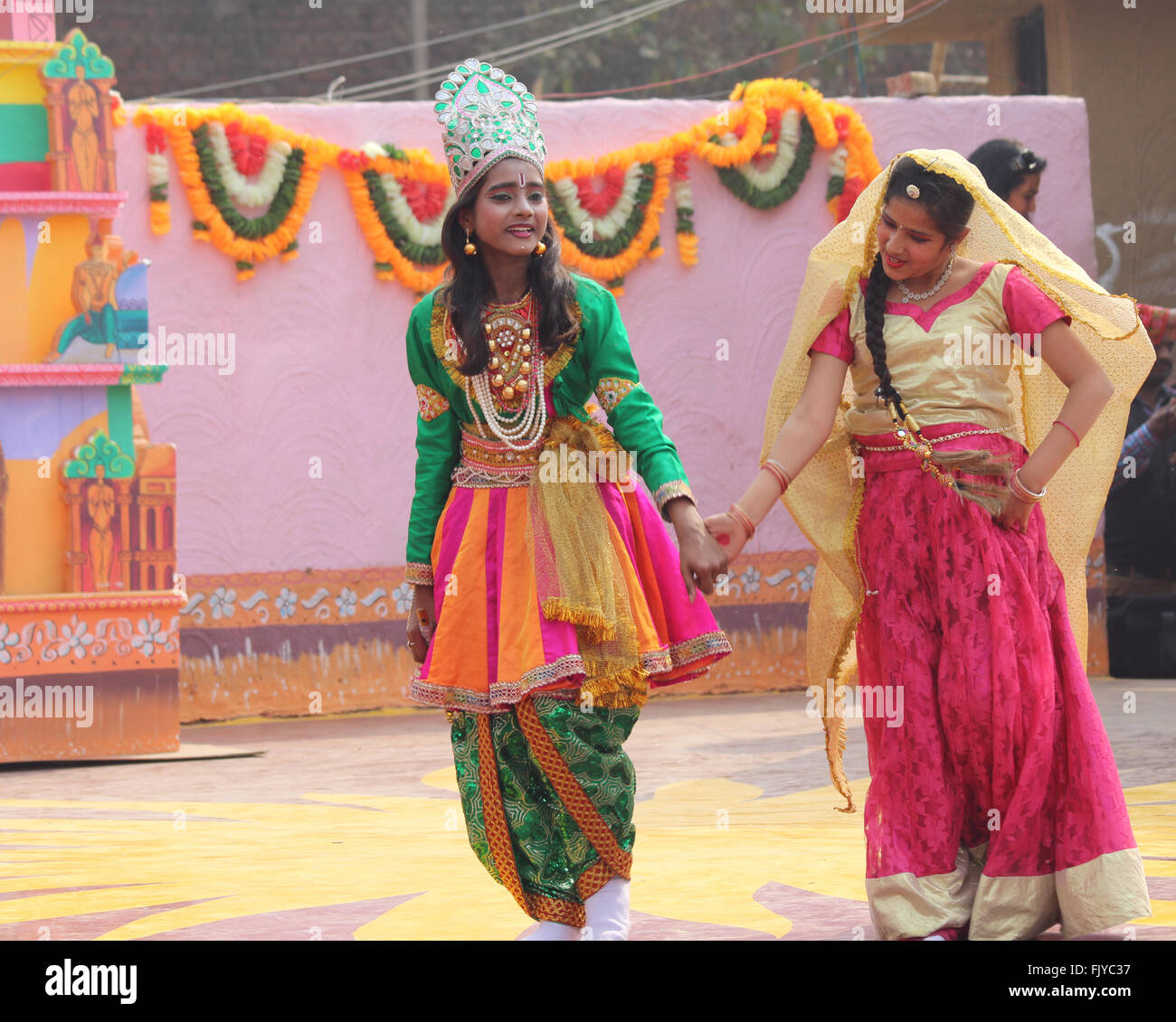 Indian teen girl dance stage hi-res stock photography and images - Alamy