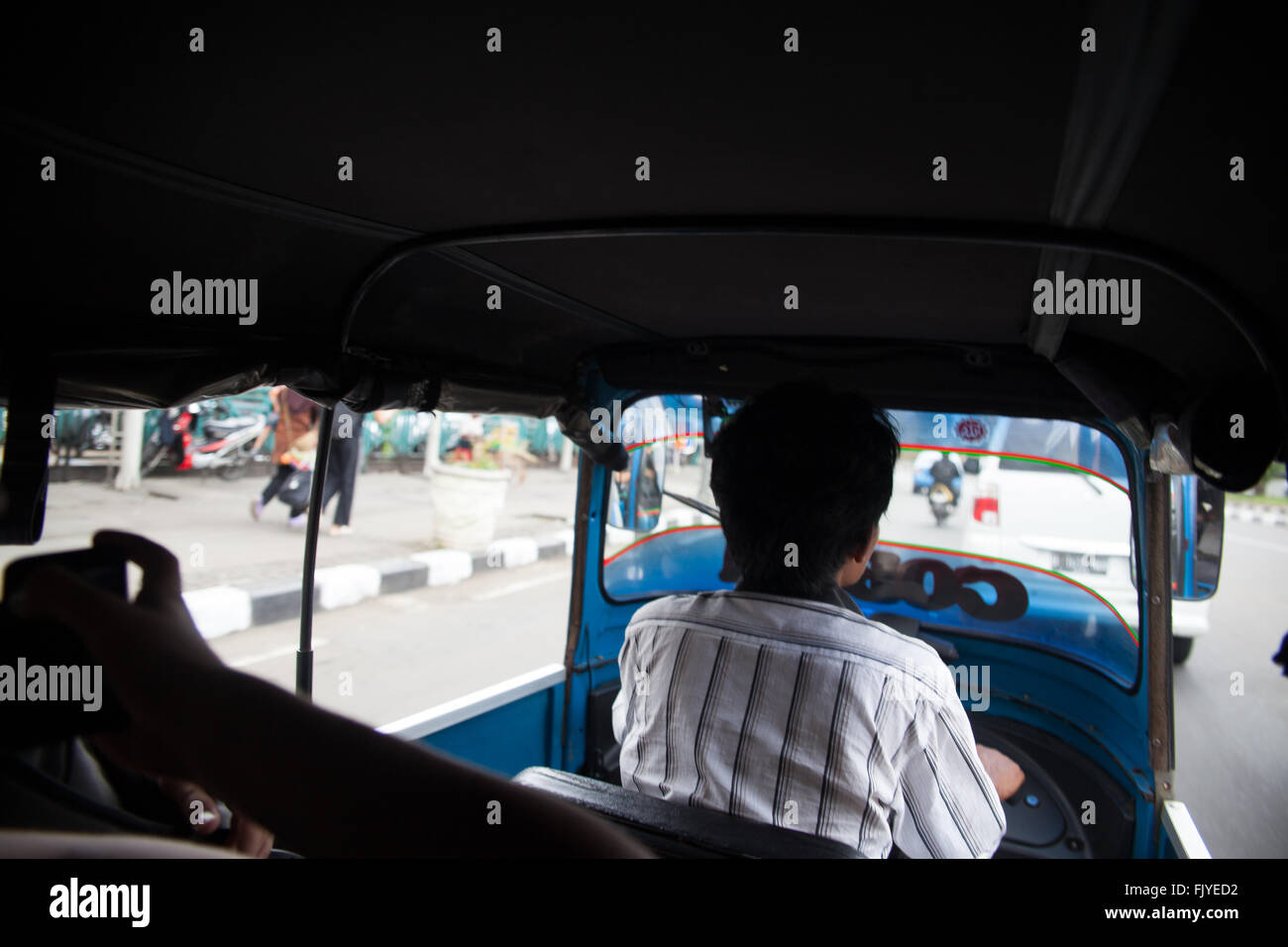 Driving auto rickshaw hi-res stock photography and images - Alamy
