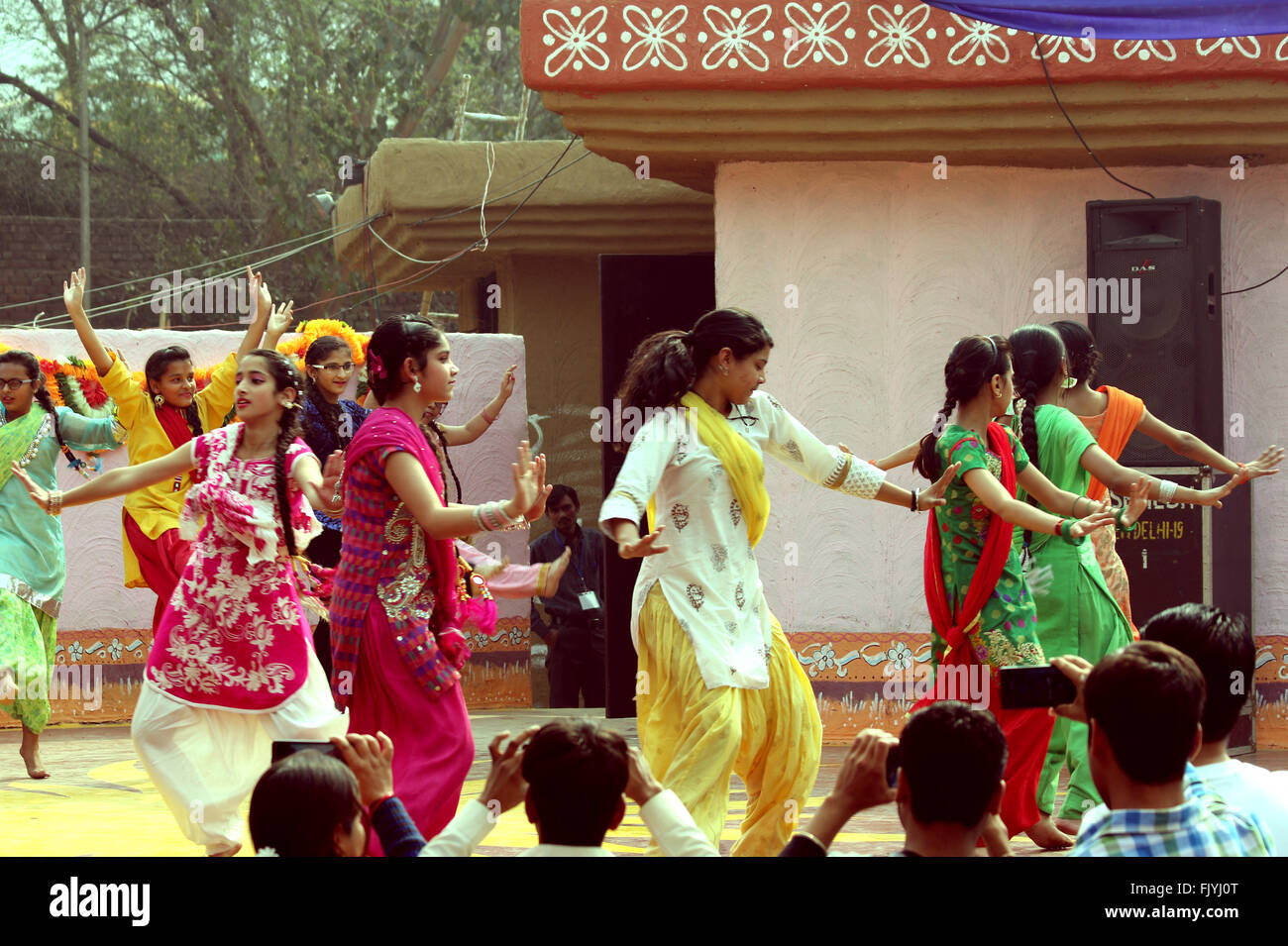 Indian teen girl dance stage hi-res stock photography and images - Alamy
