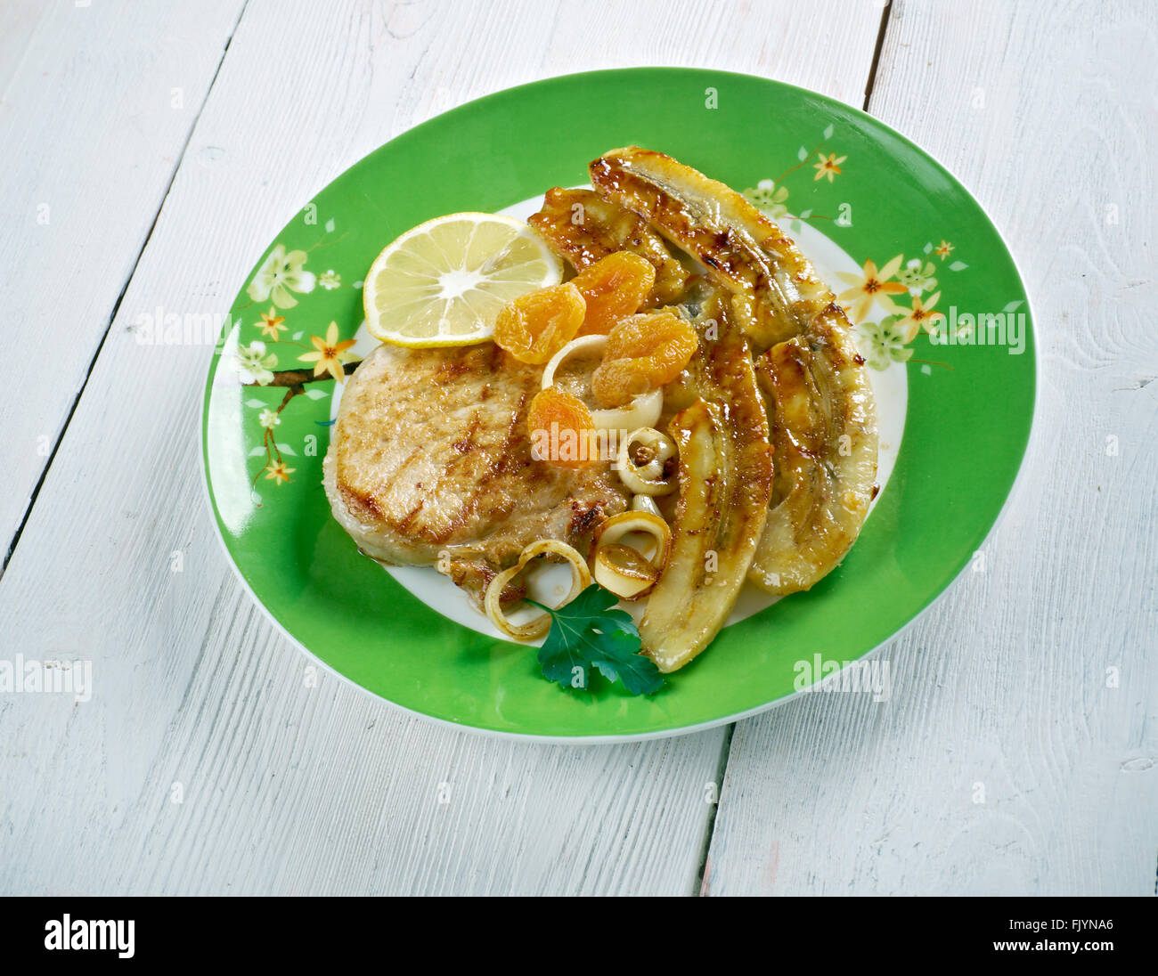 Filet Mignon et Fruits - pork with fruit.French cuisine Stock Photo - Alamy