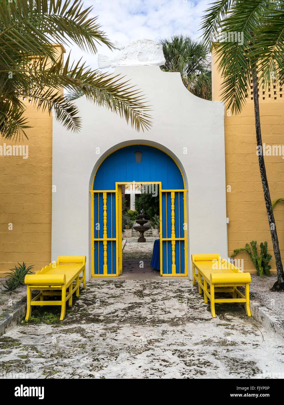Entrance of Bonnet House estate and museum in Fort Lauderdale, Florida ...
