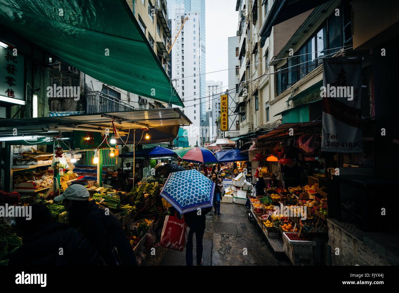 Food market on Graham Street, in Hong Kong, Hong Kong Stock Photo - Alamy