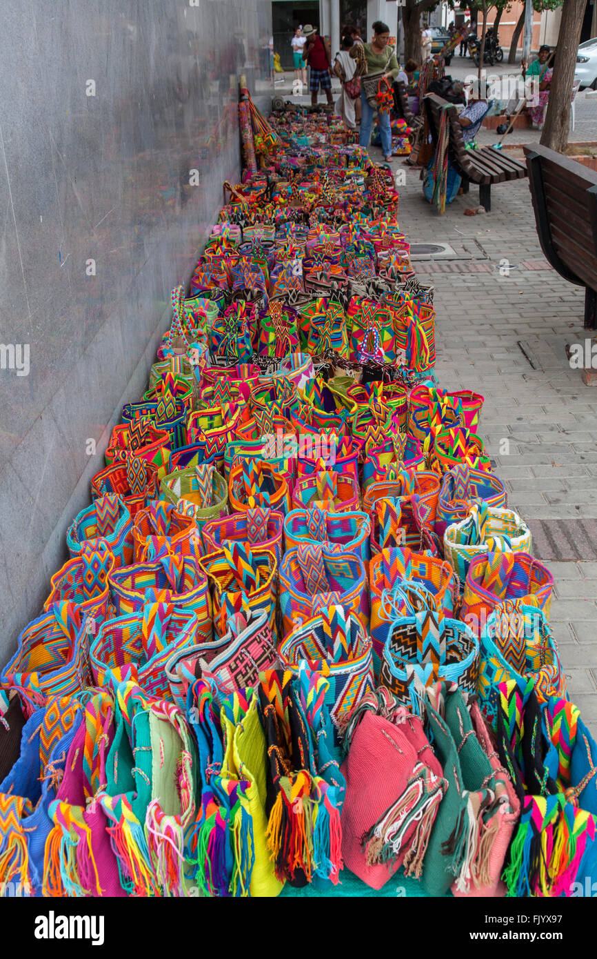 Colombian Wayuu Indian tribe handmade colorful patterned shoulder bags ...
