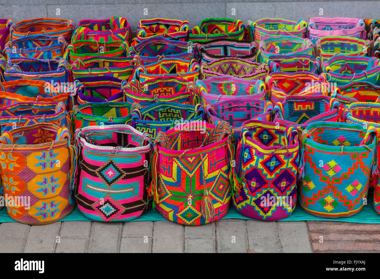 Colombian Wayuu Indian tribe handmade colorful patterned shoulder bags ...