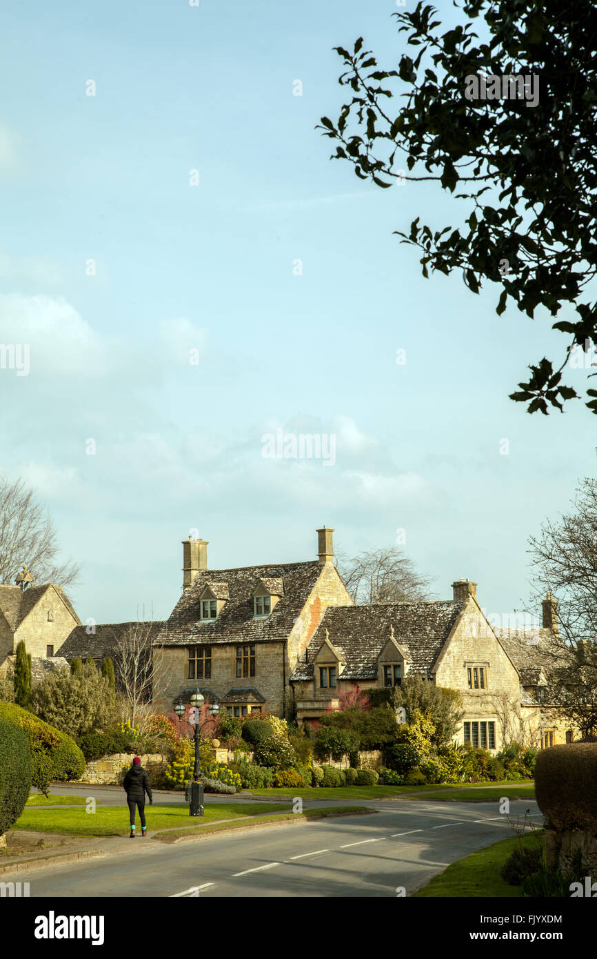 Chipping campden english village hi-res stock photography and images ...