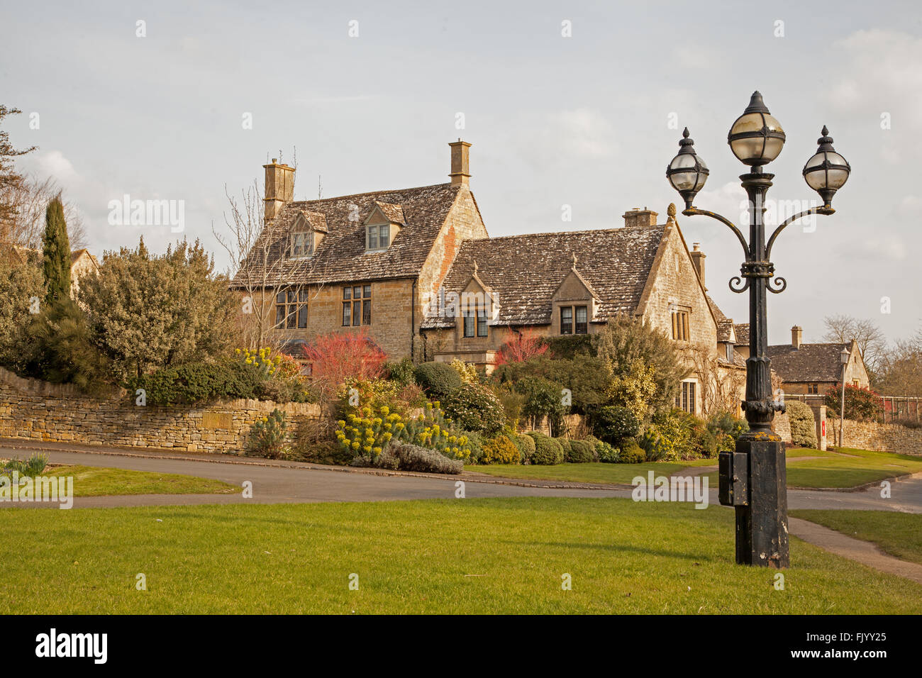 Chipping campden english village hi-res stock photography and images ...