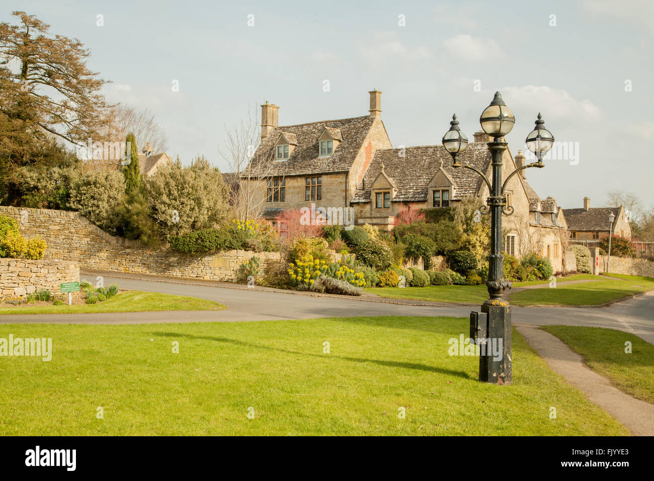 Chipping village hi-res stock photography and images - Alamy