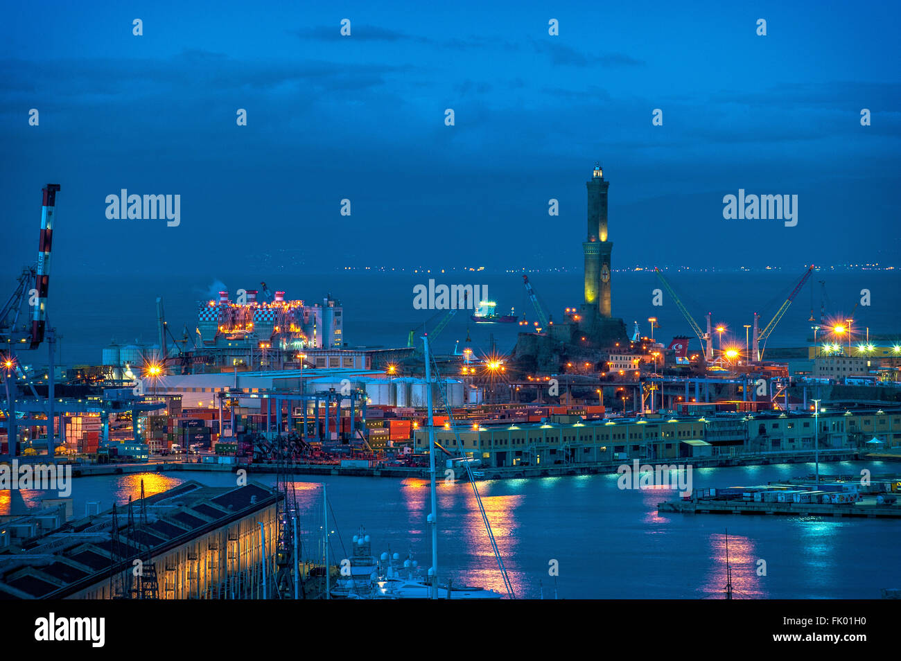 Faro di genova hi-res stock photography and images - Alamy