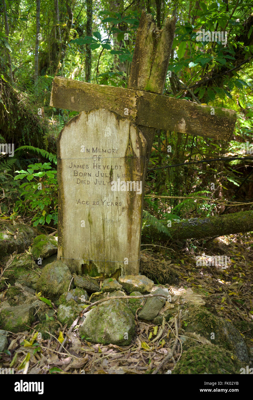 Wooden cross in graveyard hi-res stock photography and images - Alamy