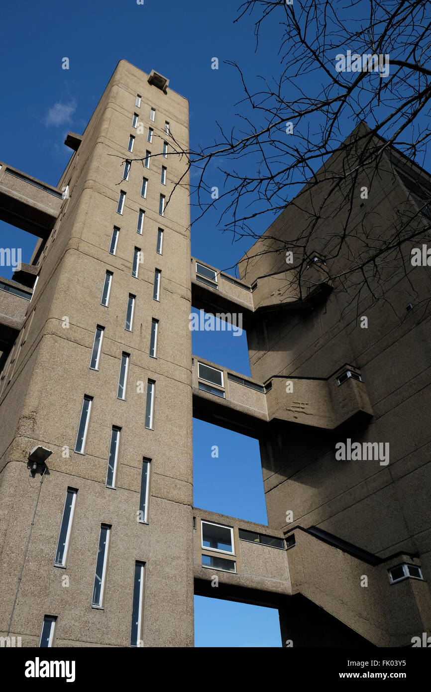Balfron tower goldfinger hi-res stock photography and images - Alamy
