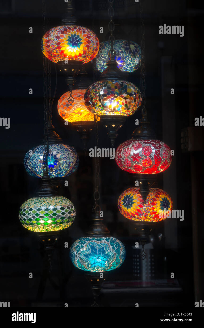 Glass lamp shades hi-res stock photography and images - Alamy