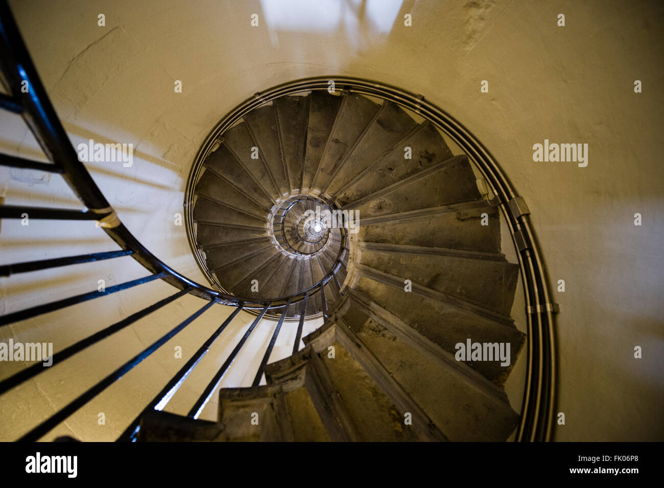 Spiral monument hi-res stock photography and images - Alamy