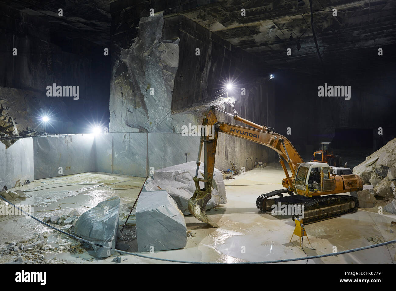 CARRARA MARBLE MINE ITALY TUSCANY Stock Photo - Alamy