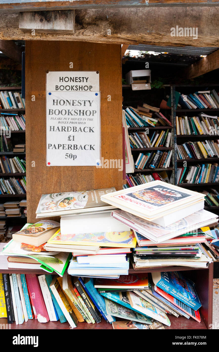 Honesty bookshop hi-res stock photography and images - Alamy