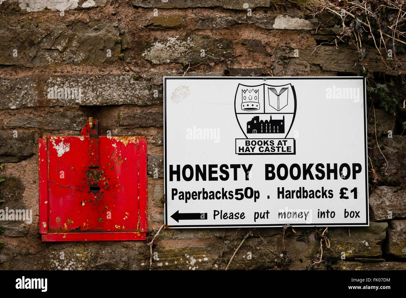 Hay for sale sign hi-res stock photography and images - Alamy