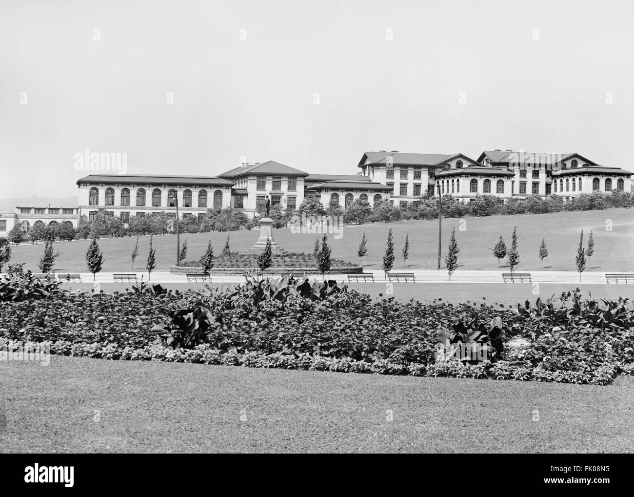 Carnegie technical institute Black and White Stock Photos & Images - Alamy