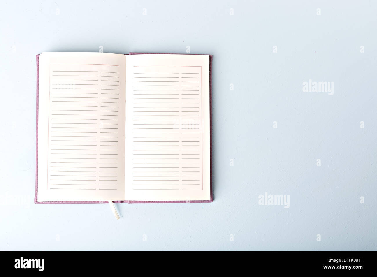 Flat lay on table hi-res stock photography and images - Alamy
