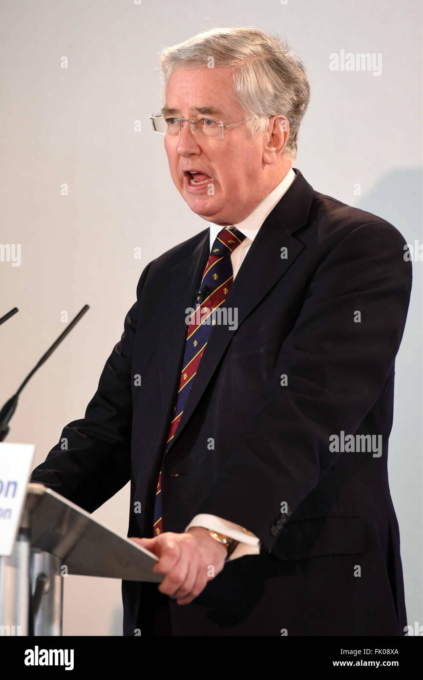 News labour defence hi-res stock photography and images - Alamy