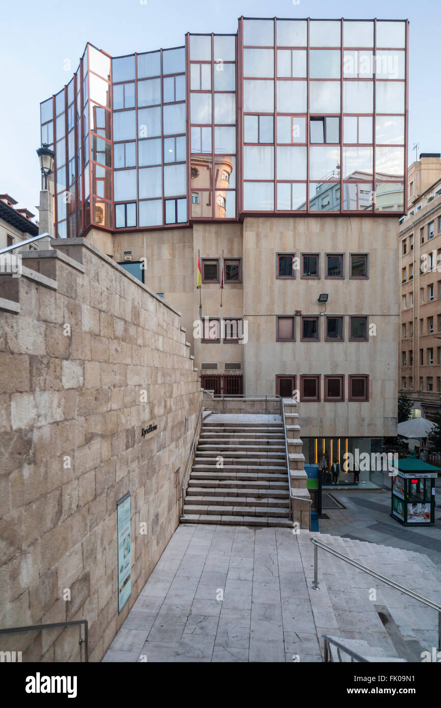 Santander building hi-res stock photography and images - Alamy