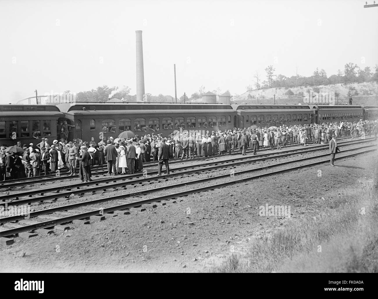 Soldiers return home from world hi-res stock photography and images - Alamy