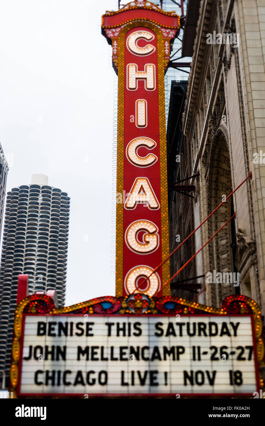 Chicago sign hi-res stock photography and images - Alamy