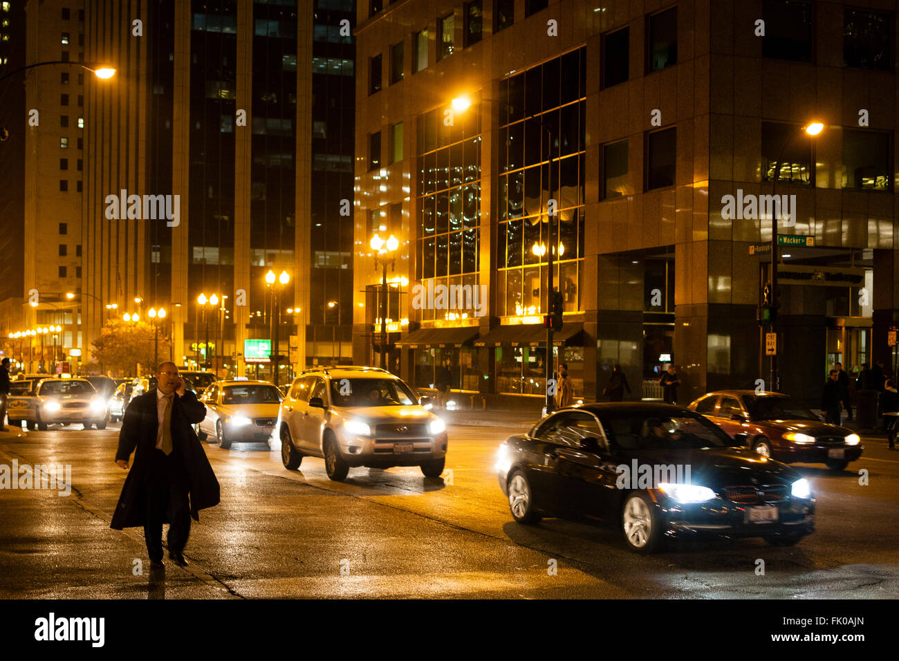 Chicago pedestrian hi-res stock photography and images - Alamy