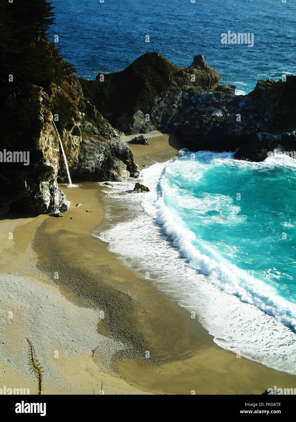 Mcway falls viewed from the overlook in Big Sur, California, at the ...