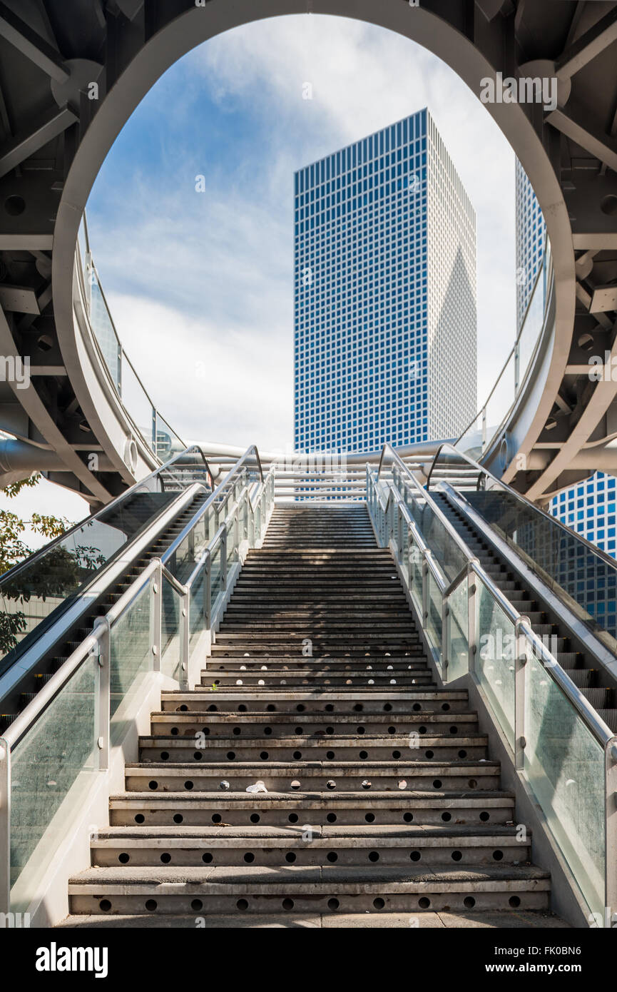 Azrieli center bridge hi-res stock photography and images - Alamy