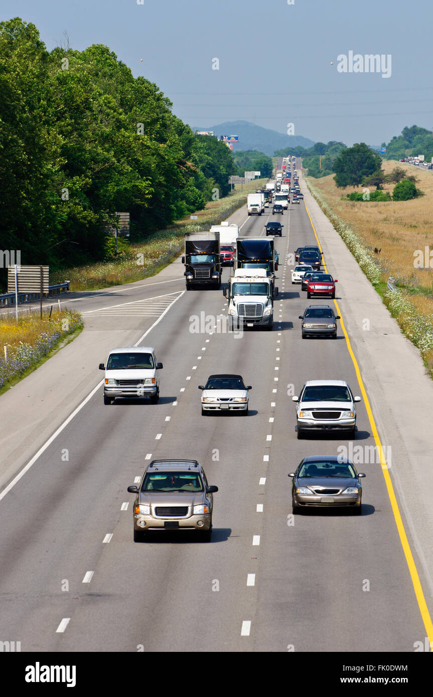 Heavy Summertime Highway Traffic Stock Photo - Alamy