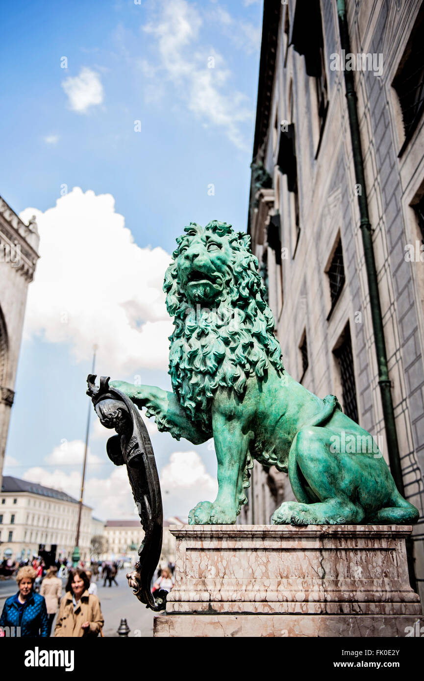 Lion at the residenz hi-res stock photography and images - Alamy