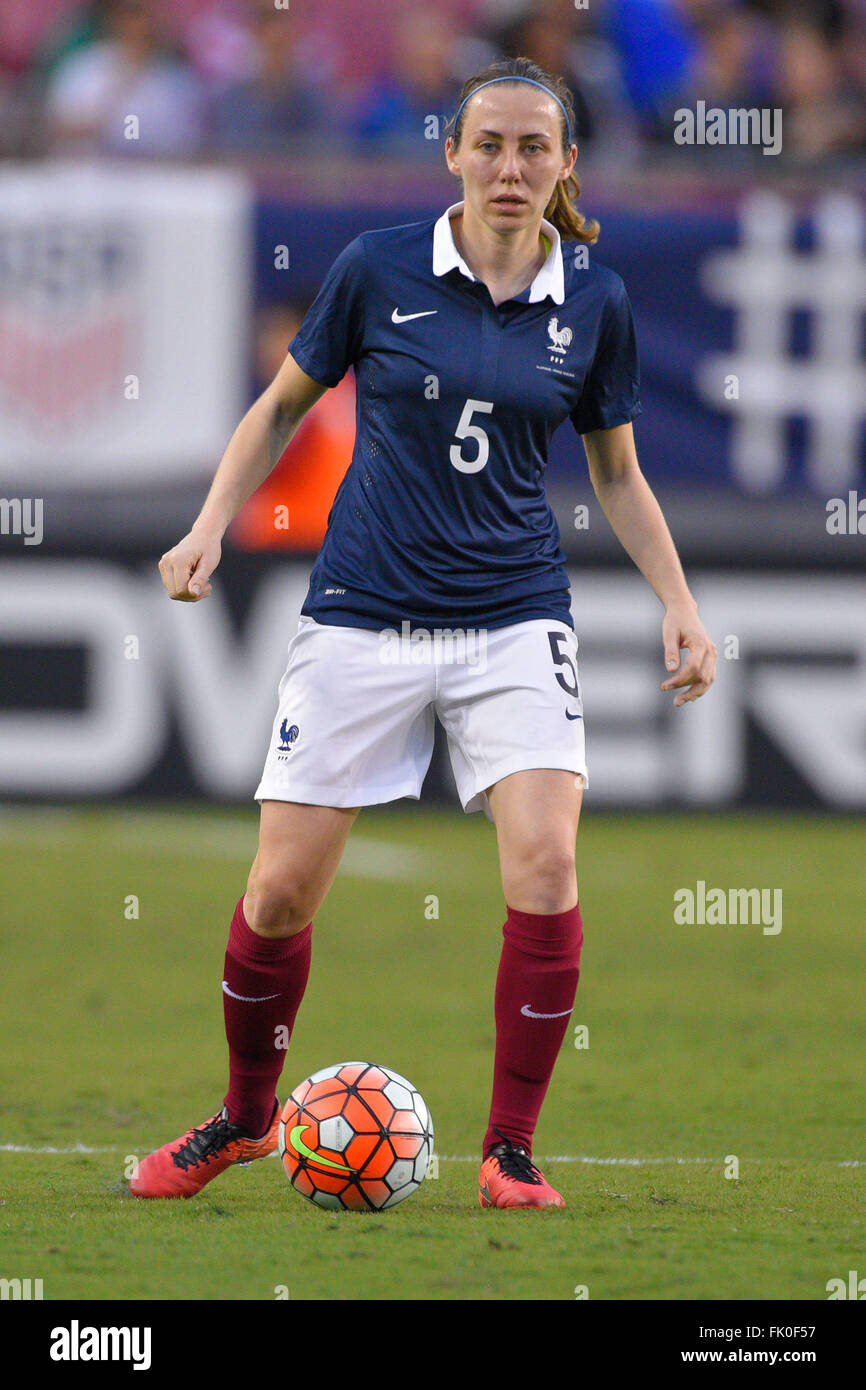 Tampa, Florida, USA. 3rd Mar, 2016. French defender Sabrina Delannoy (5 ...