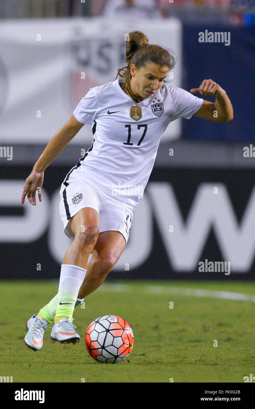 Tampa, Florida, USA. 3rd Mar, 2016. US midfielder Tobin Heath (17 ...