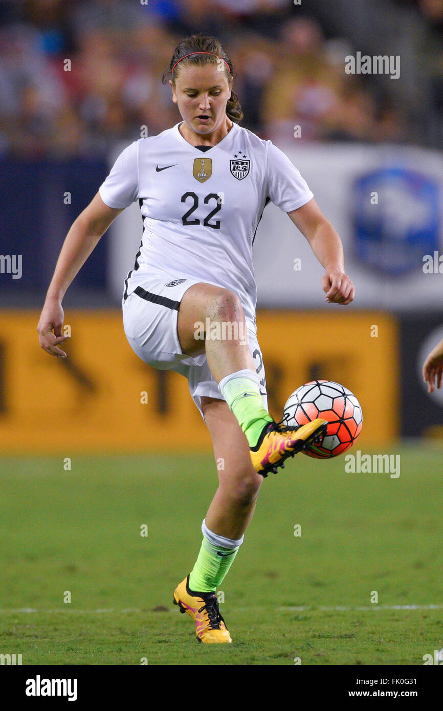 Tampa, Florida, USA. 3rd Mar, 2016. US Midfielder Lindsey Horan (22 ...