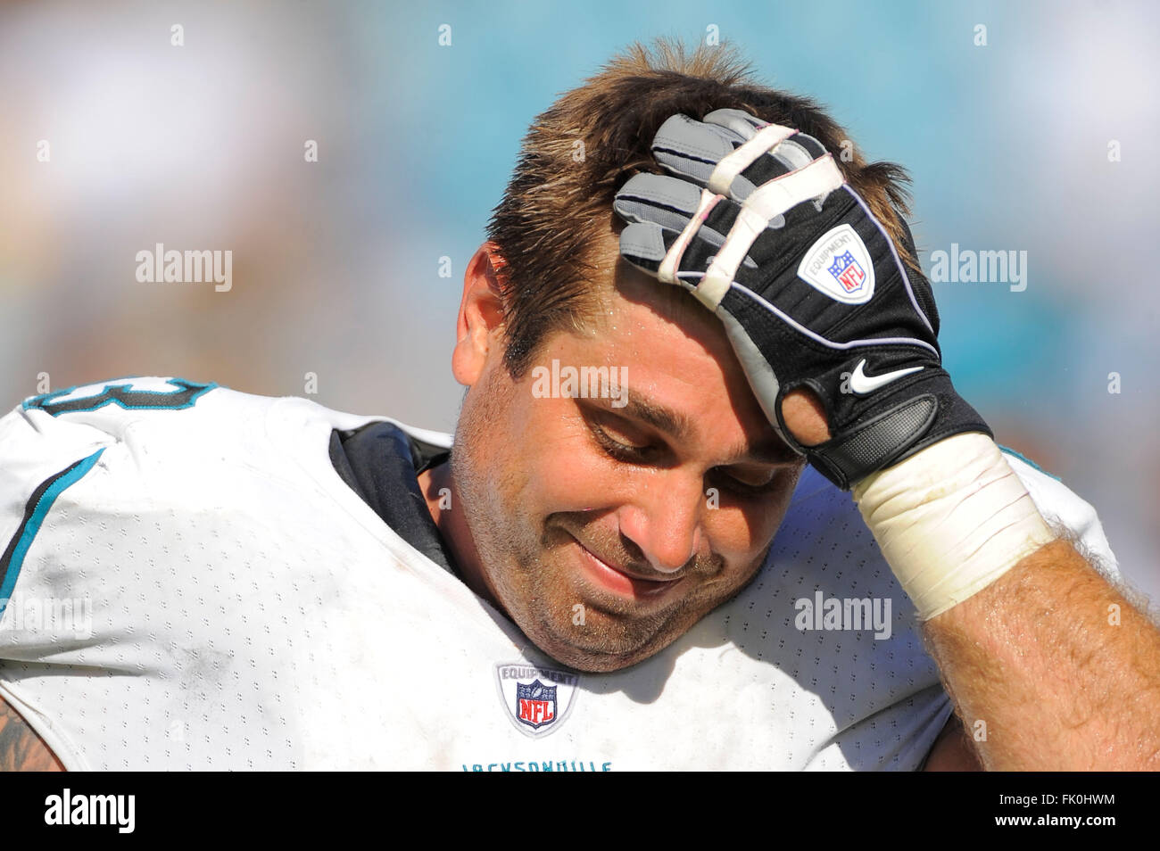 Jacksonville, Fla, USA. 2nd Oct, 2011. Jacksonville Jaguars center Brad ...