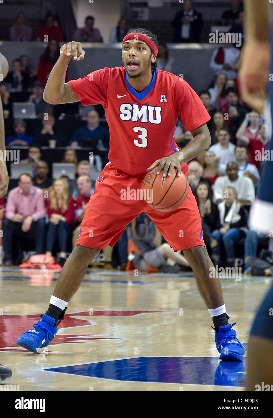 Feb. 3rd, 2016:.Southern Methodist Mustangs guard Sterling Brown (3 ...